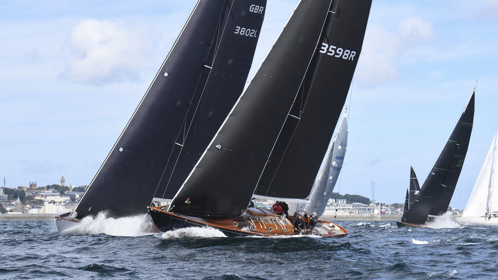 Sailing Instructions | Spirit Yachts | Modern Classic